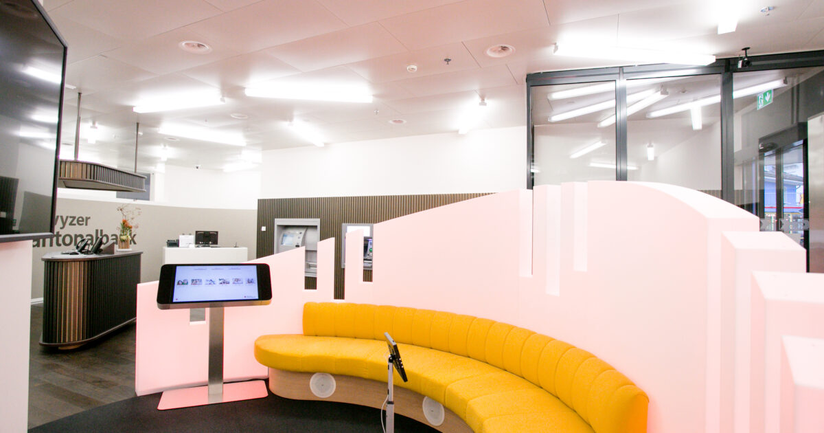 Bankfiliale Schwyzer Kantonalbank Mythen Center, Mythencenterstrasse ...
