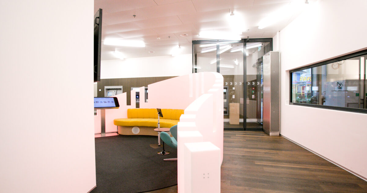 Bankfiliale Schwyzer Kantonalbank Mythen Center, Mythencenterstrasse ...