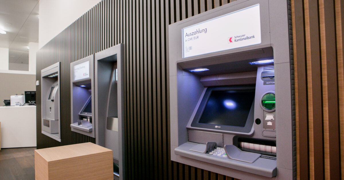 Bankfiliale Schwyzer Kantonalbank Mythen Center, Mythencenterstrasse ...