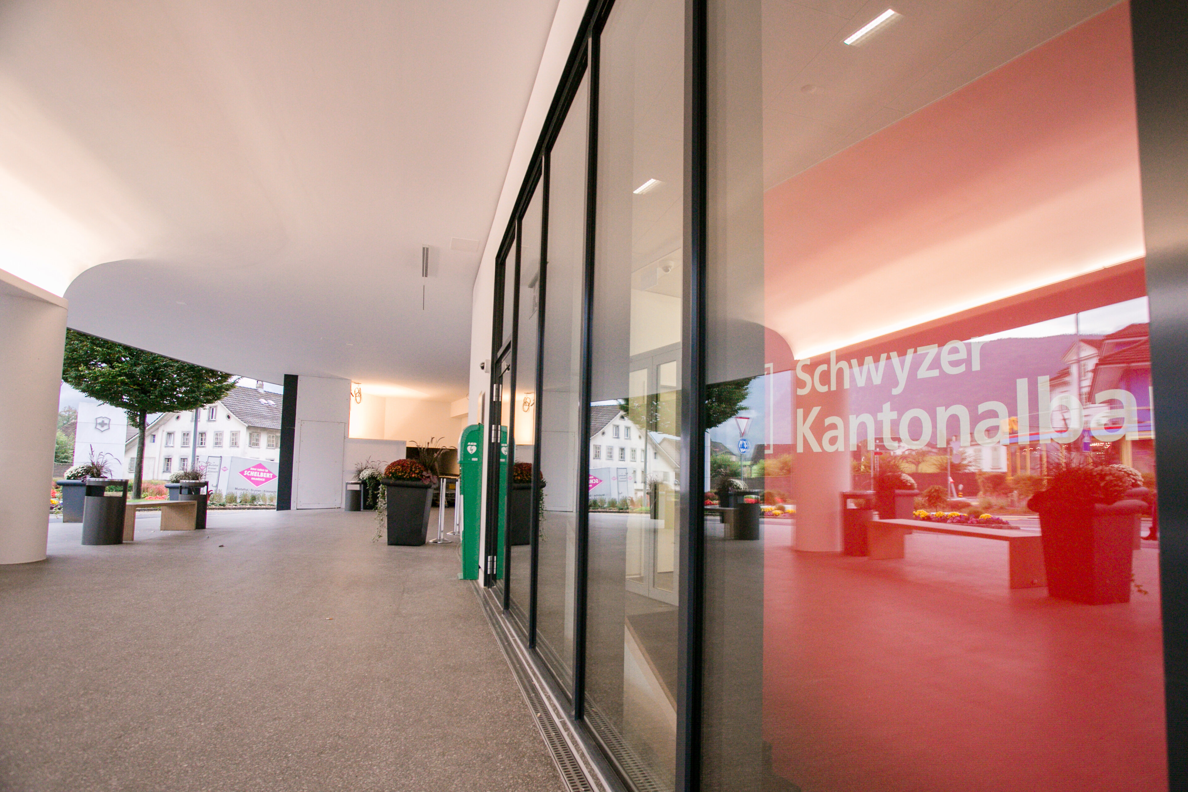 Bankfiliale Schwyzer Kantonalbank Mythen Center, Mythencenterstrasse ...